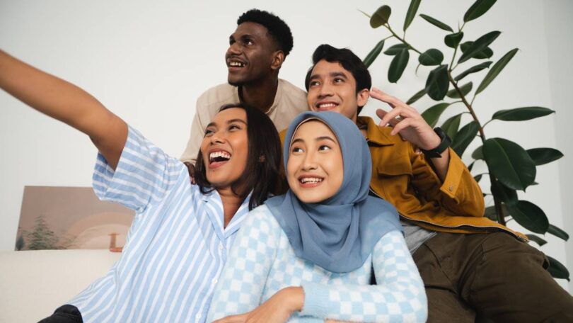 10 Tips untuk Menghormati dan Bergaul dengan Orang Lain - NTD Indonesia